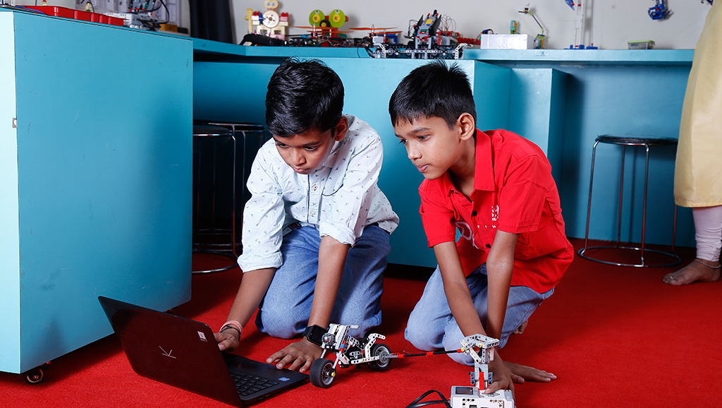 Robotiics Centre - Combinationof Education & Fun