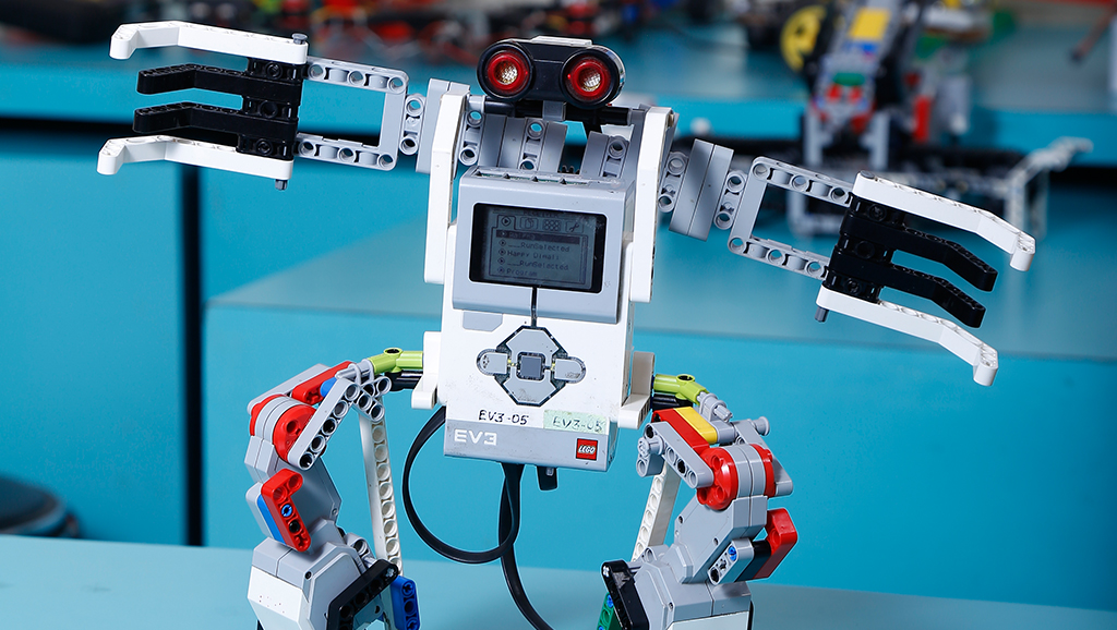 Robotiics Centre - Combinationof Education & Fun